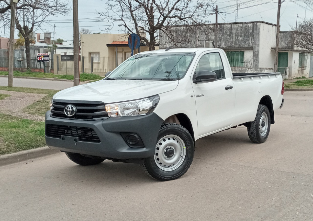 Toyota Hilux DX Cabina Simple 4×4 – Ruta 66